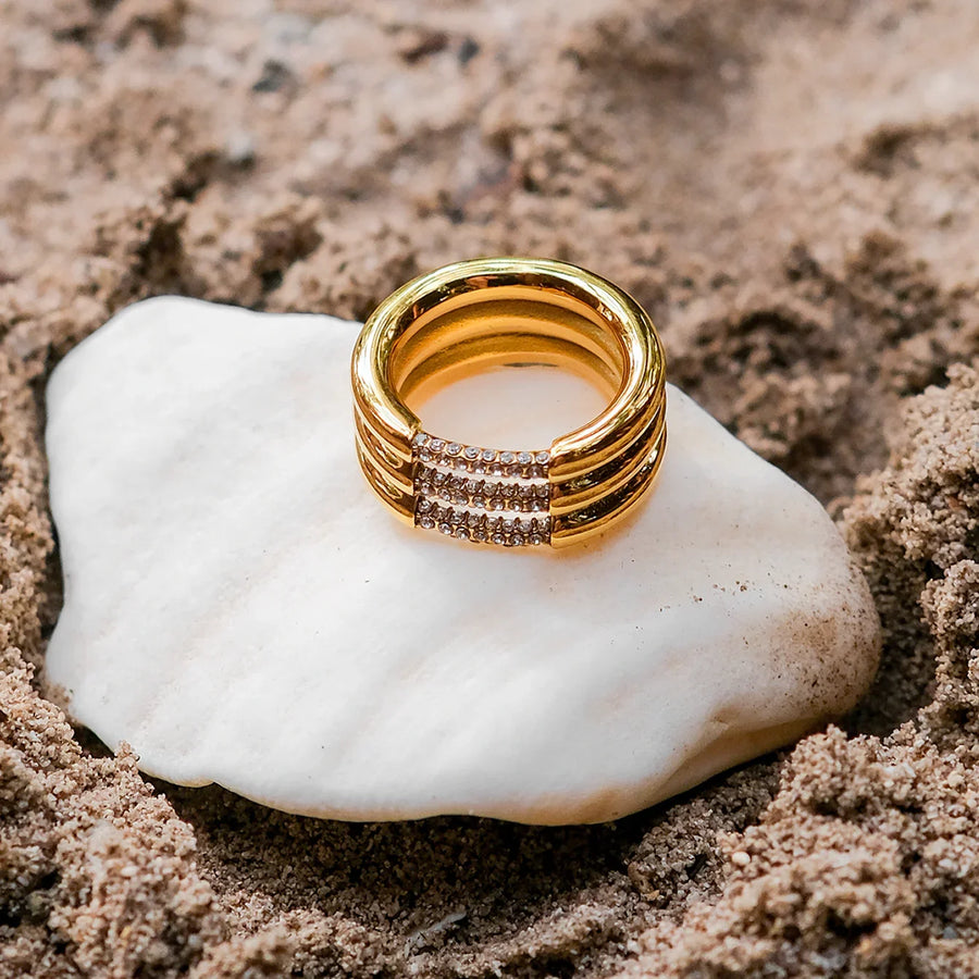 Serenity Diamond Gold Ring – Avaria